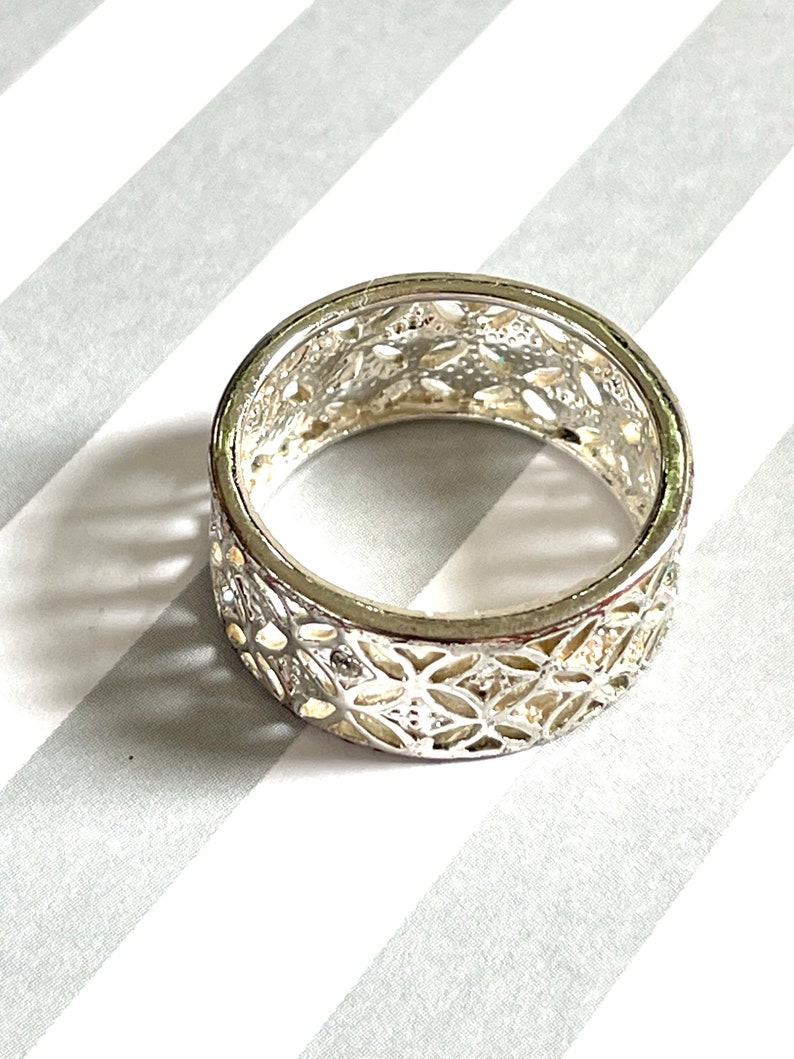 Engraved Silver Ring All Around Design Size 8 1/2 Non Magnetic Gift ...