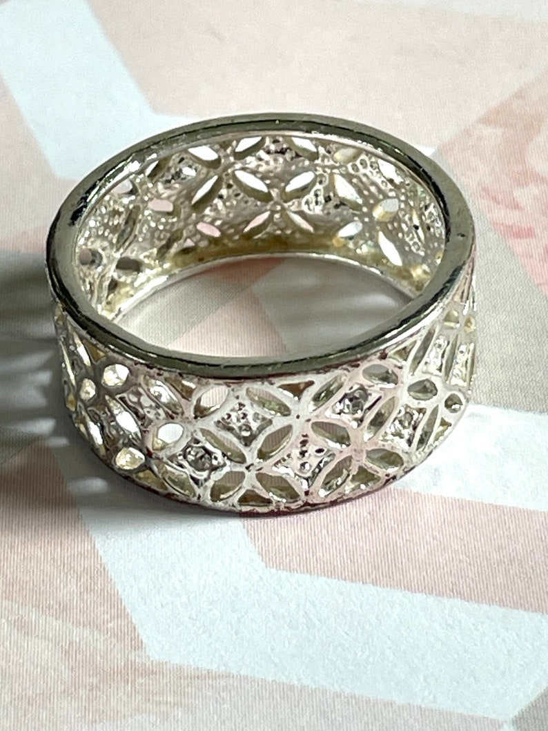 Engraved Silver Ring All Around Design Size 8 1/2 Non Magnetic Gift ...