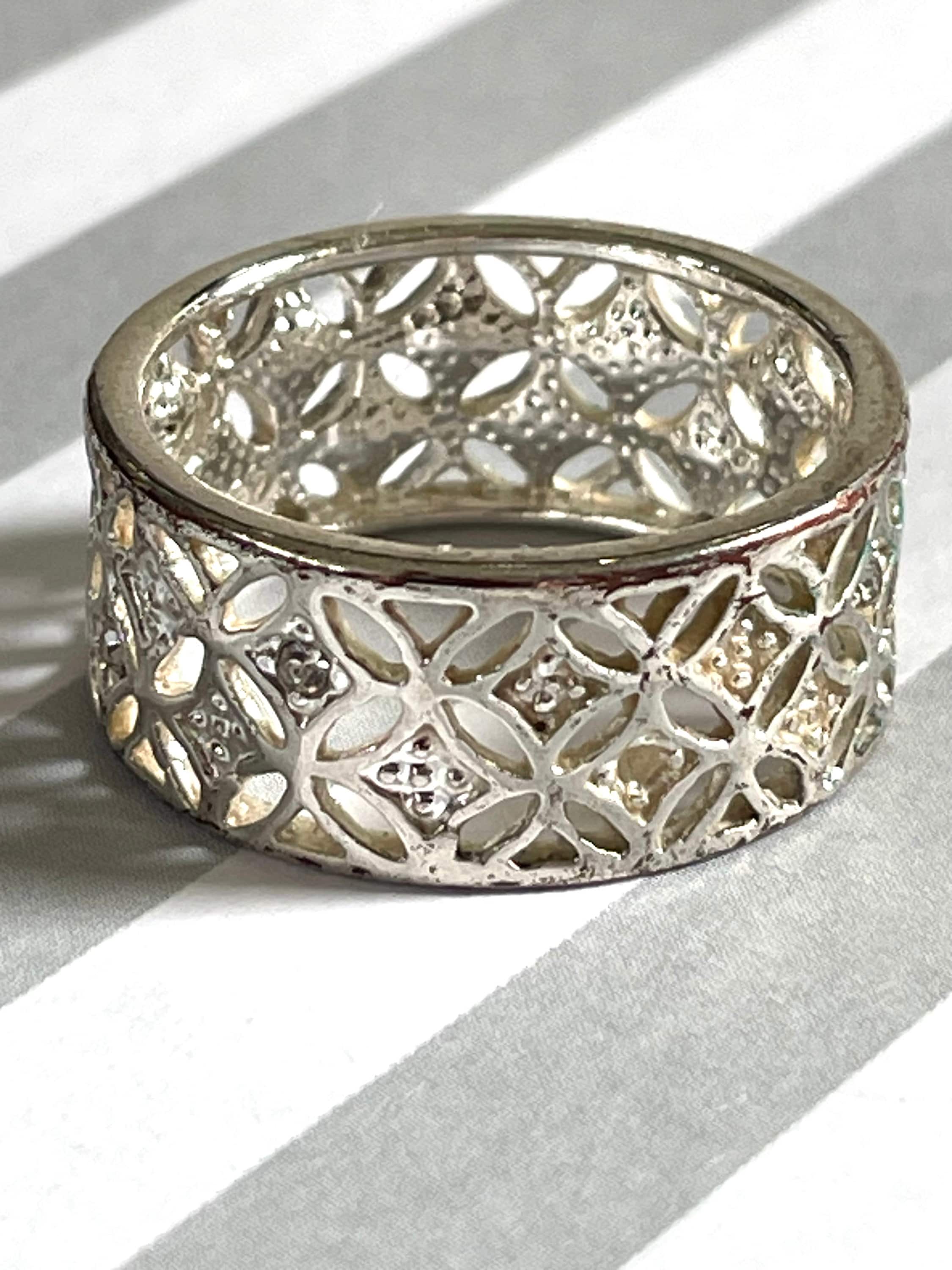 Engraved Silver Ring All Around Design Size 8 1/2 Non Magnetic Gift ...