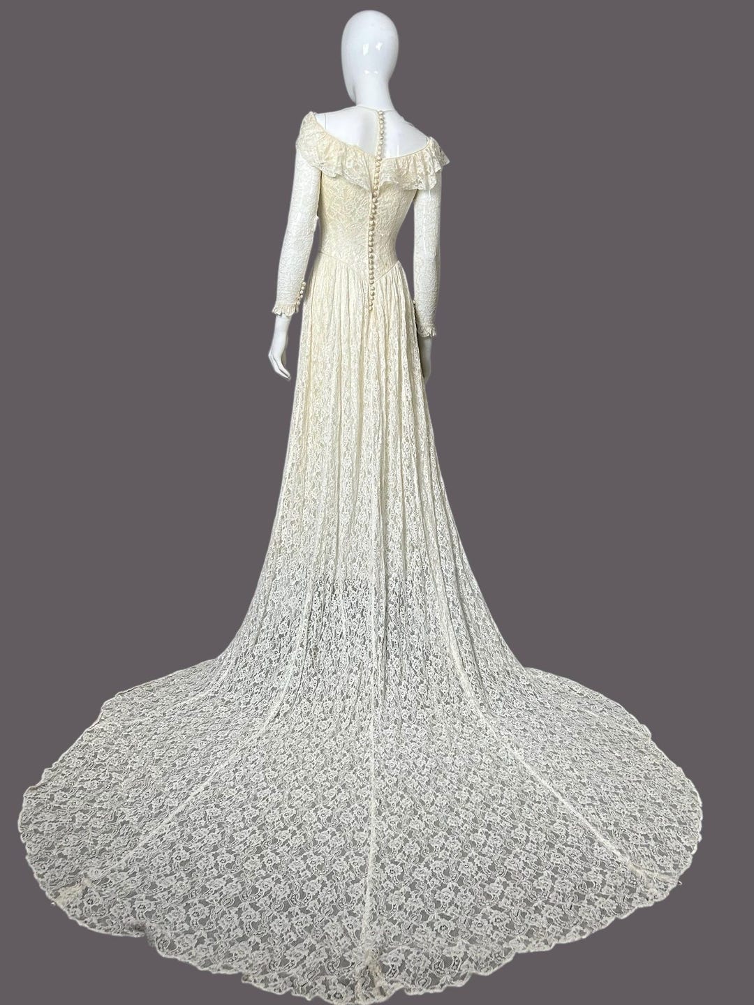 Lace 1940s Wedding Dress With Train and Net Yoke - Etsy