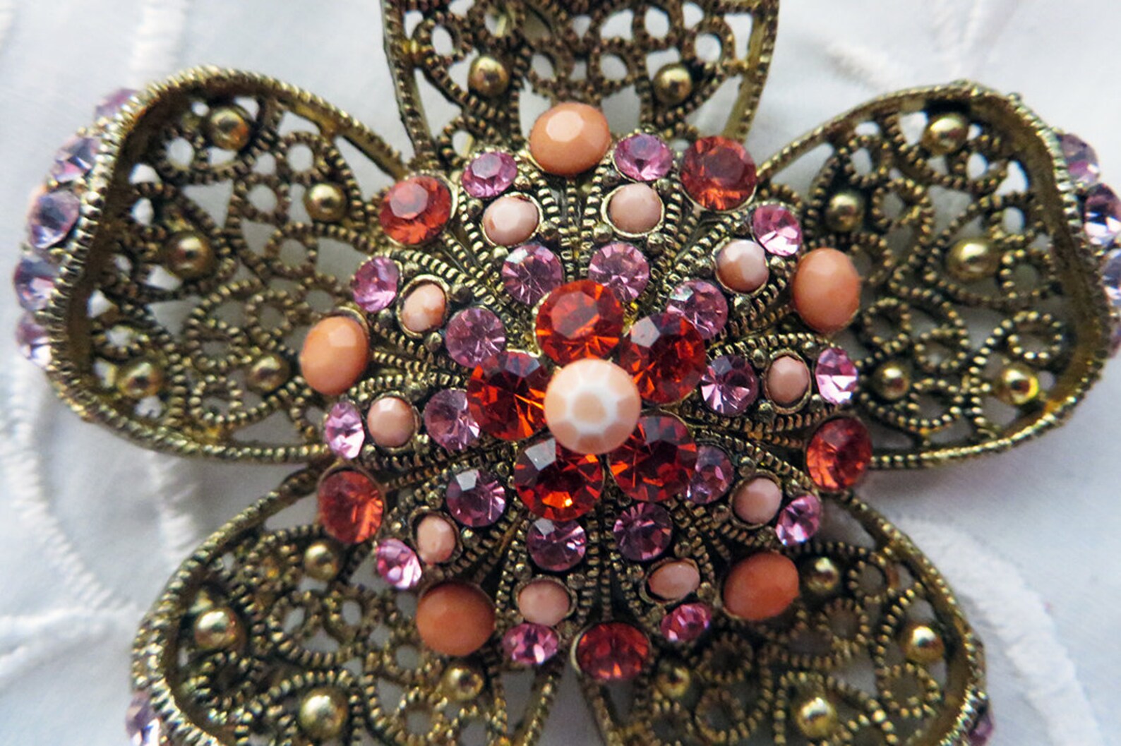 BEAUTIFUL Vintage Flower Filigree Brooch Gold-tone - Etsy Italia
