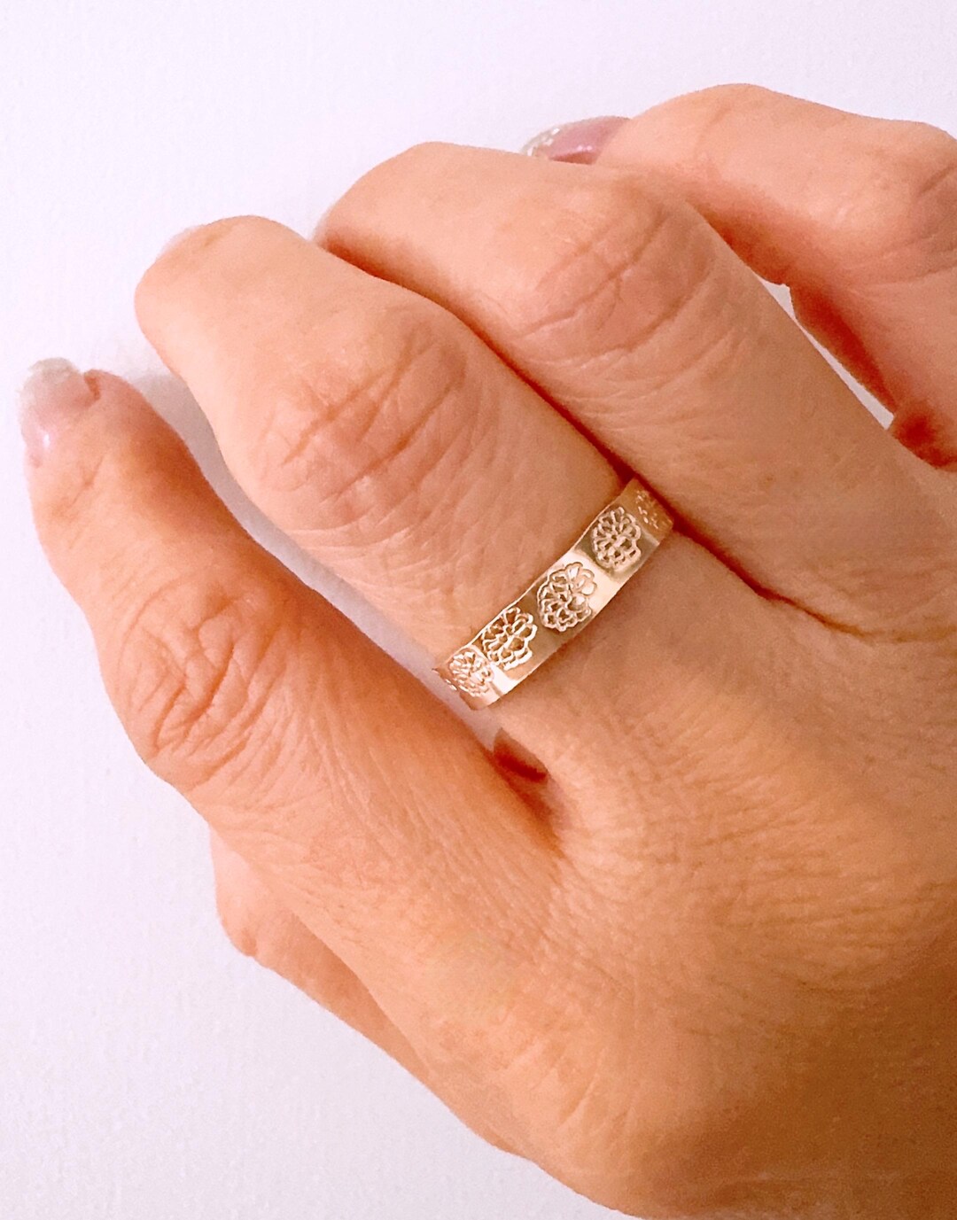 Ring MYAN - Birth Flower Ring - Hand Stamped Ring. - Etsy