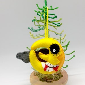 Evil Moon Ornament, Creepy Moon Decor, Spooky Half Moon Ornament ...