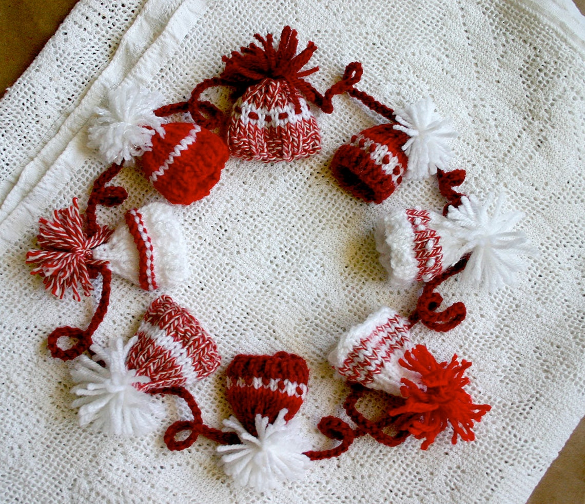 Miniature Hat Garland Red and White 8 Hats Holiday - Etsy