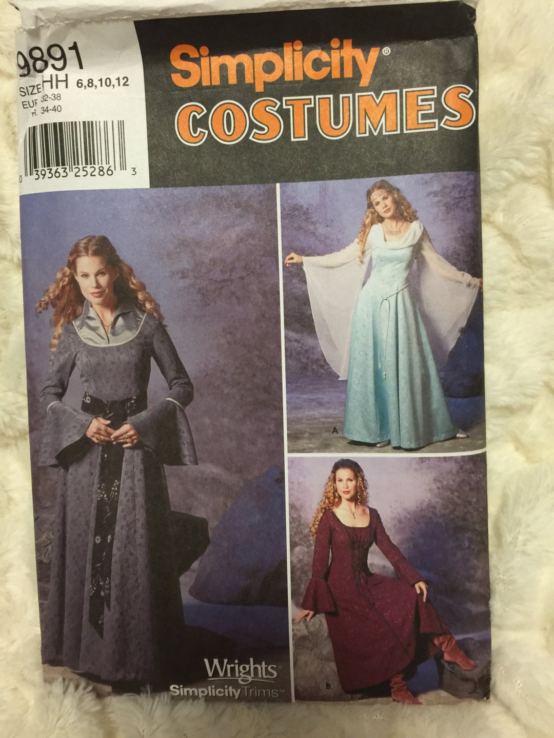 Simplicity Women's Misses Medieval Historical Renaissance Gown Queen ...