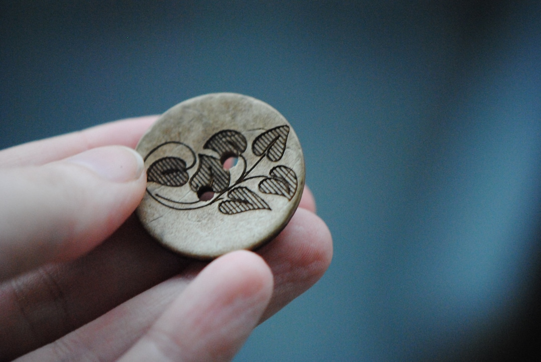 Ivy Pattern Buttons, Large Buttons for Coats, 28mm Coconut Buttons - Etsy