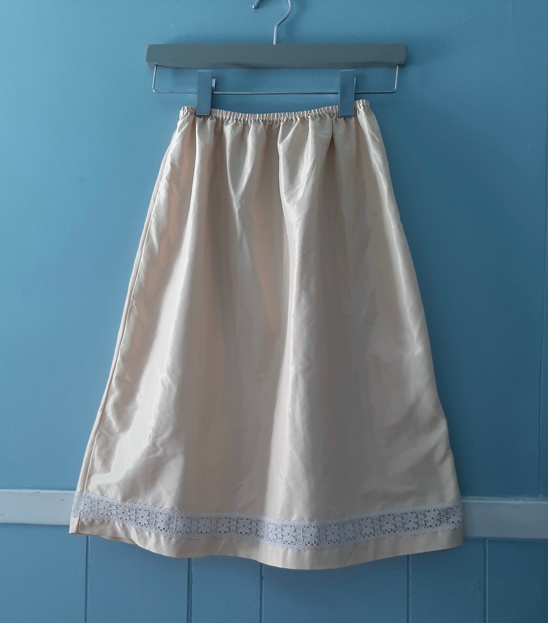Vintage Ecru Half-slip / Reitmans Nylon Petticoat Slip Beige - Etsy