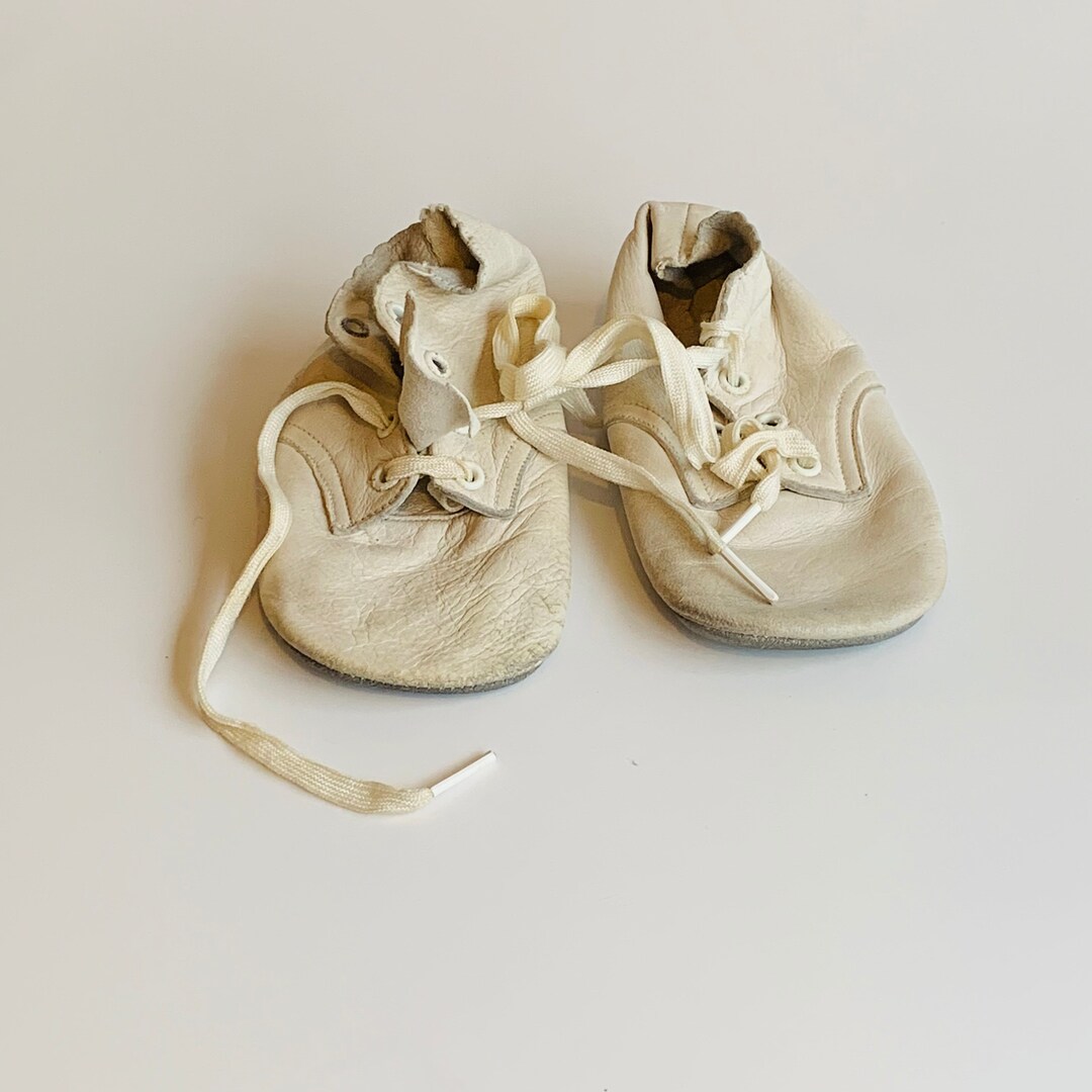 Vintage Pair of White Baby Shoes, Mrs. Davis Ideal Last - Etsy