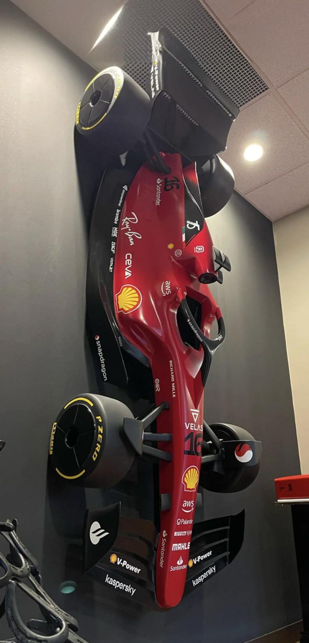 Réplica de F1 em escala 1:2 - Etsy Portugal