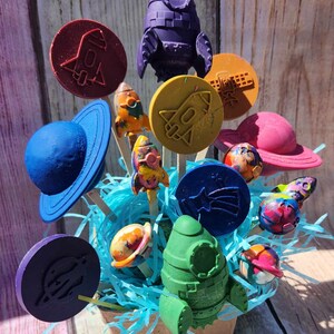 Rocket Space Themed Basket Filled of Crayons L Table Center Pieces L ...