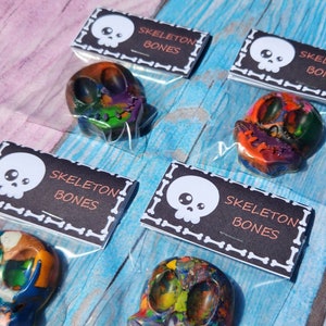 Halloween Coloring Kits , Party Favors, Trick or Treat, Crayons, Skull ...