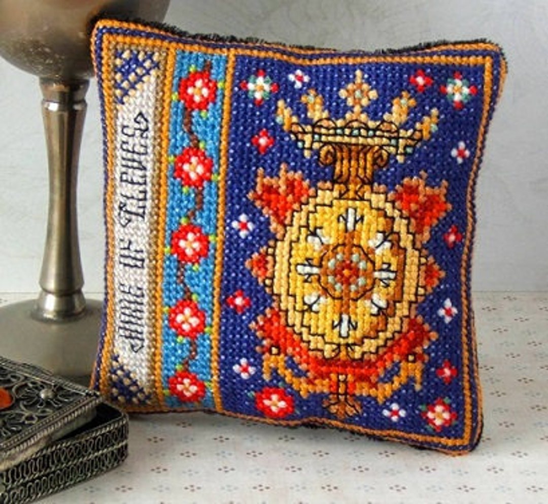 Anne of Cleves Badge Counted Cross Stitch Pincushion Kit, Sheena Rogers ...