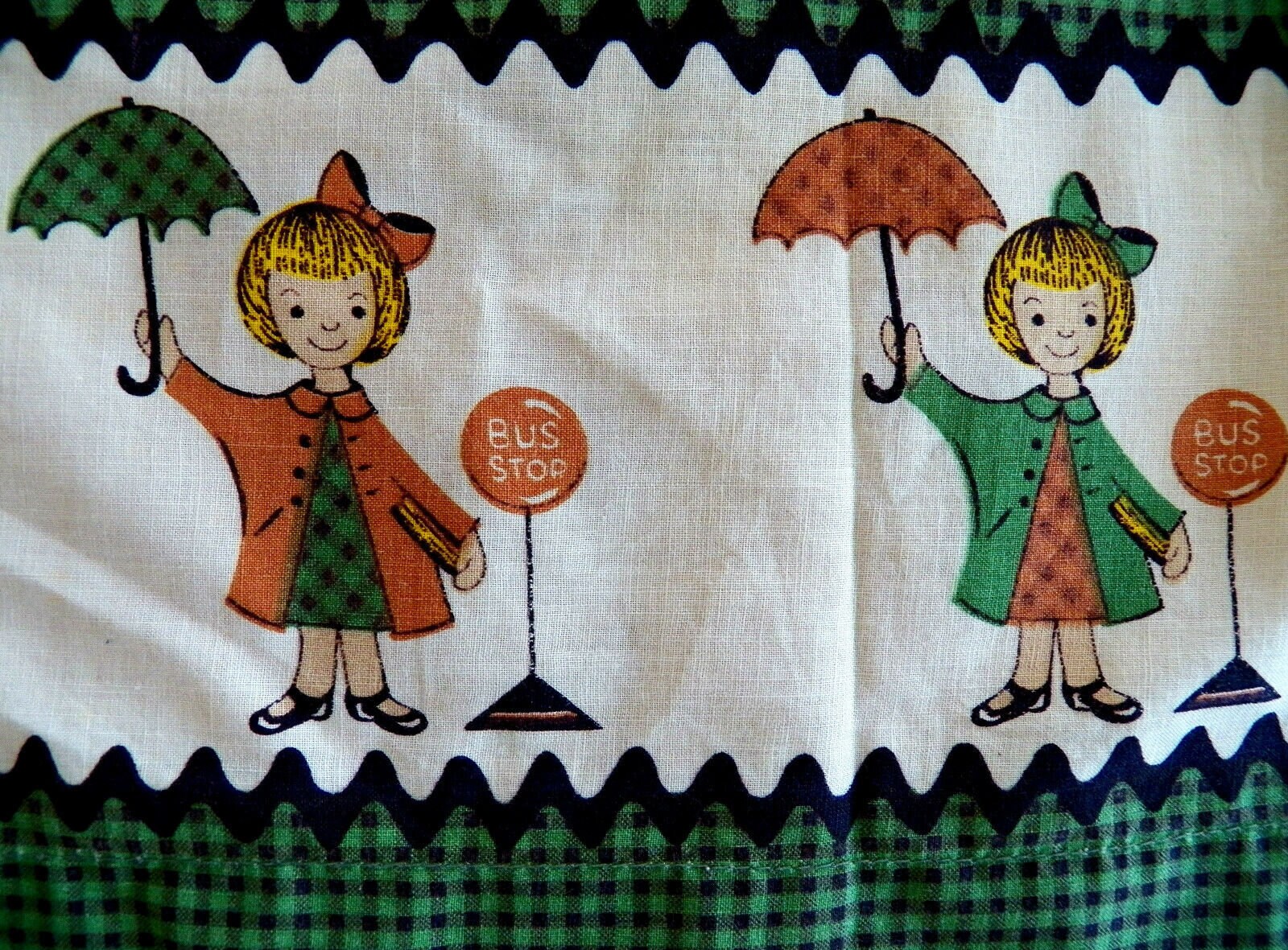 Vintage Apron With School Children Waiting for the Bus in Great ...