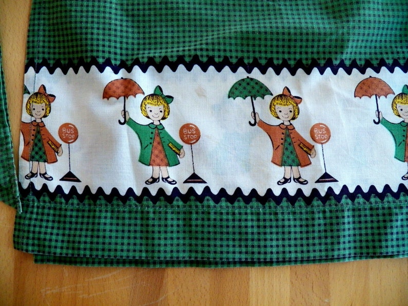 Vintage Apron With School Children Waiting for the Bus in Great ...