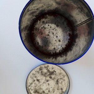 1980's VINTAGE SNICKERS TIN 7 and 1/2" Tall and 5 and 3/4" in Diameter ...