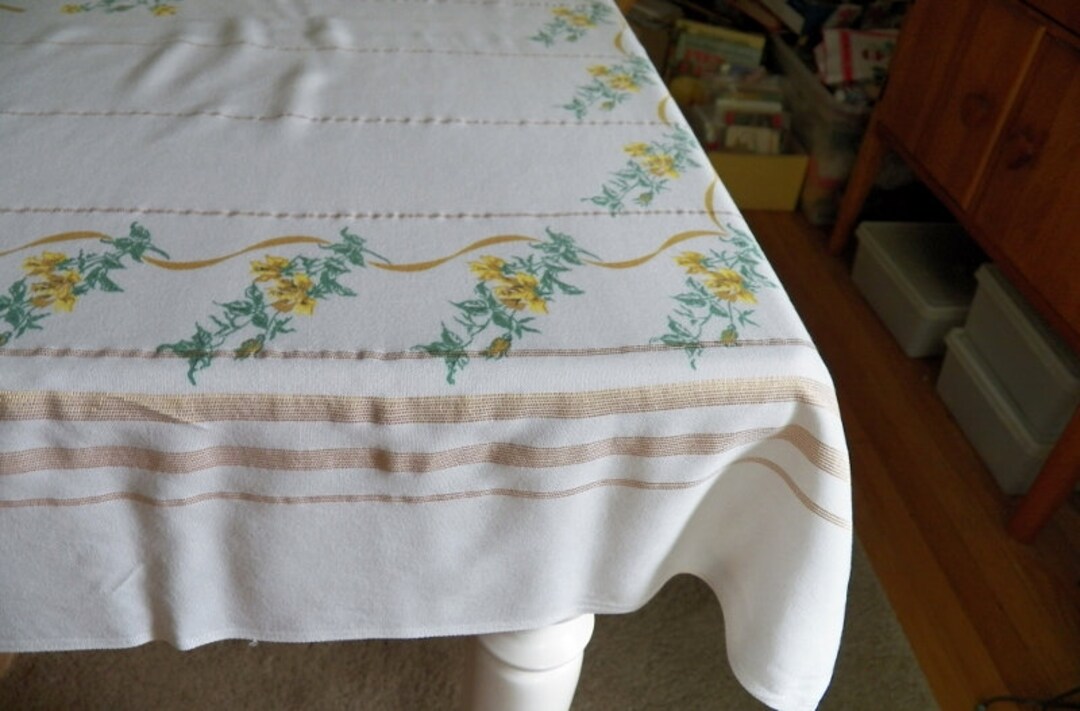 Sweet MIDCENTURY TABLECLOTH 52 X 46 Cotton & Rayon Blend Yellow Rose ...