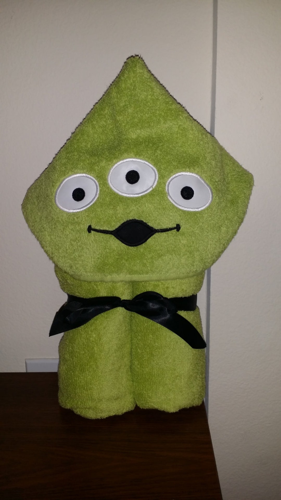 3-eyed Alien Hooded Towel - Etsy
