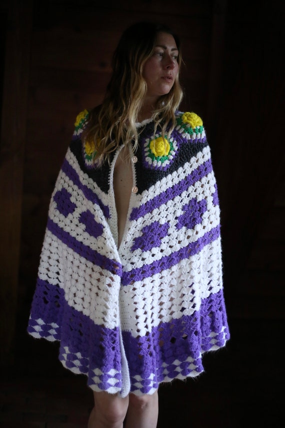 Vintage handmade, Granny Afghan, Shawl, Cape, Purple,… - Gem