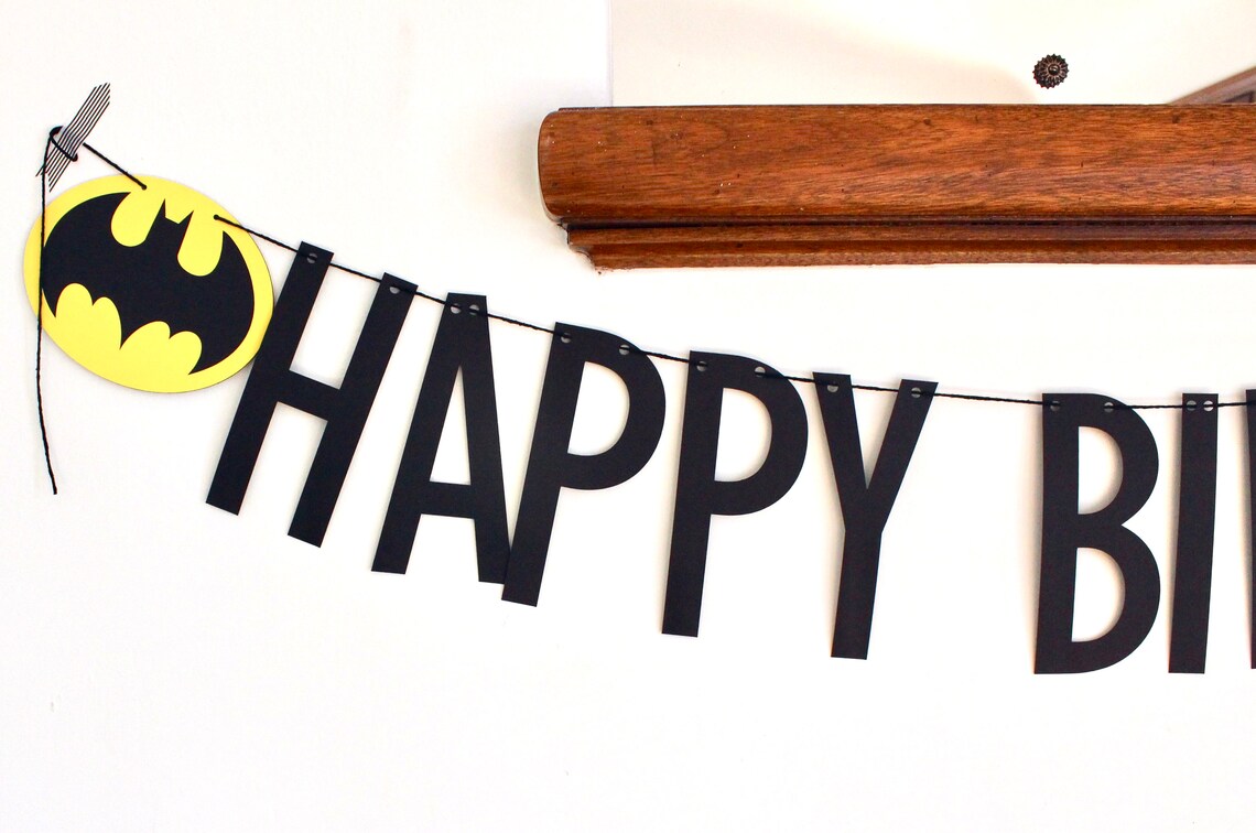 Batman Feliz Signo de Cumpleaños Hero Paper Garland Banner | Etsy