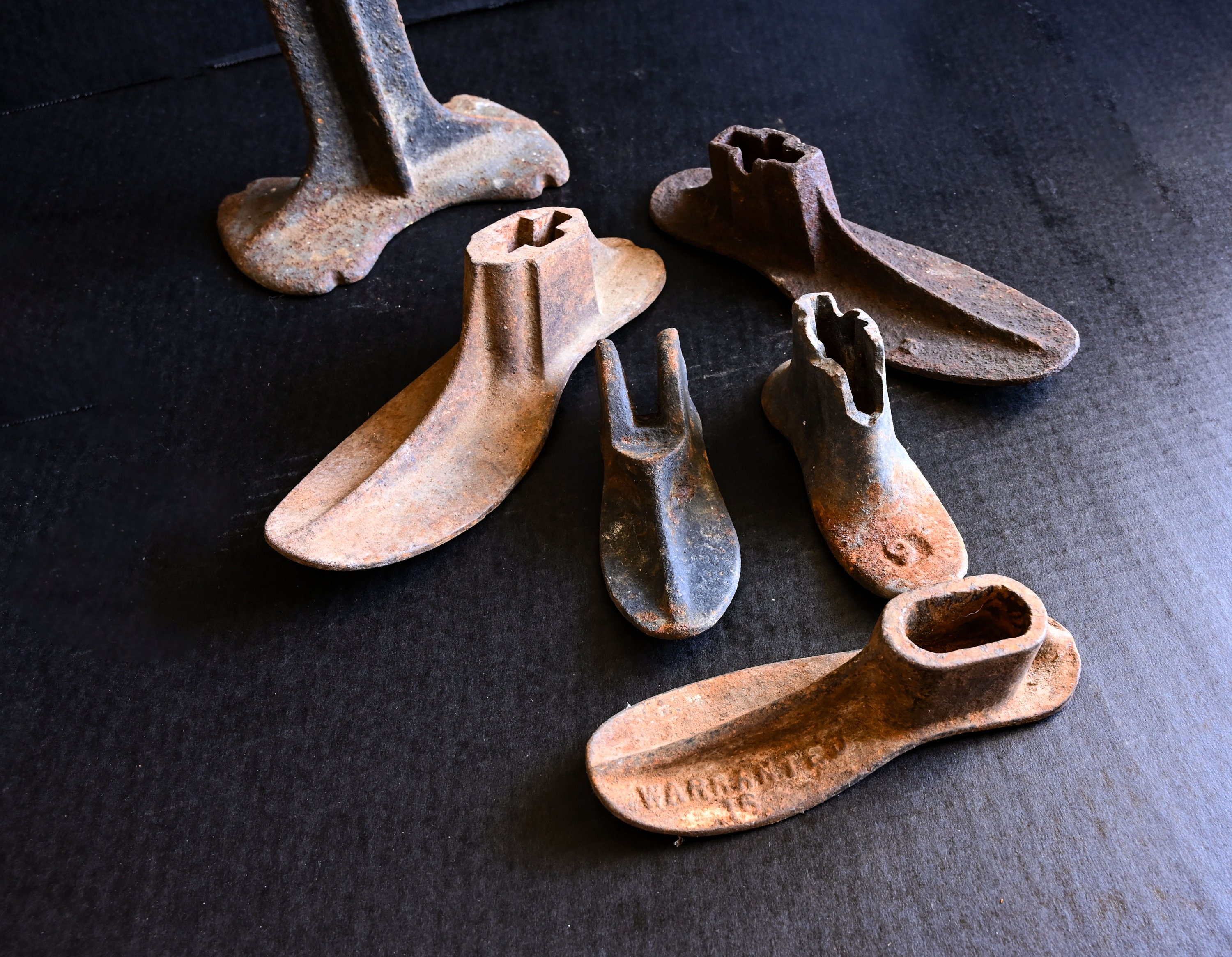 Antique Cobbler Anvil With 5 Child Shoe Lasts Big Boy - Etsy