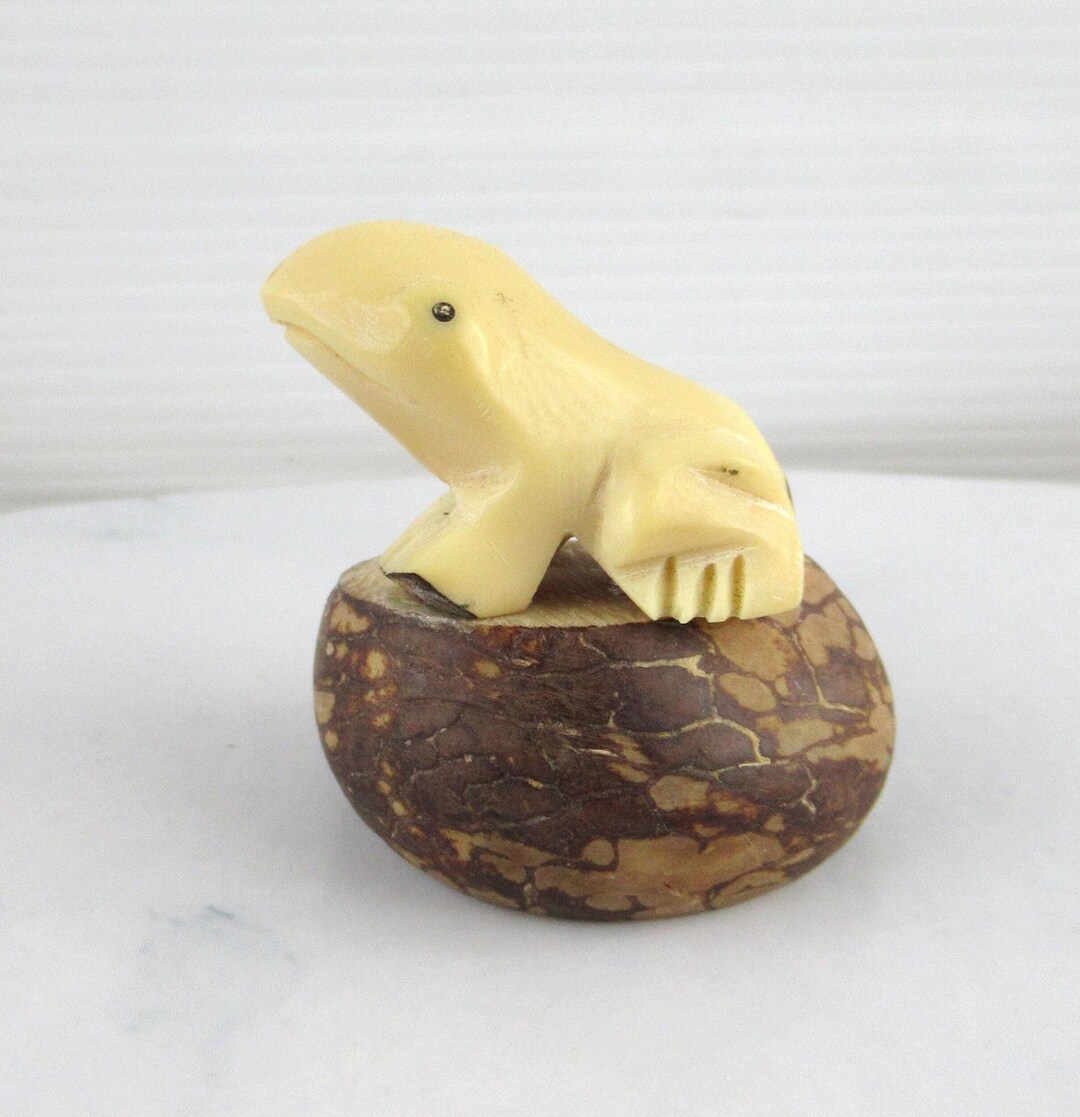 Small Vintage Hand Carved Sitting Frog Tagua Nut Carving Figurine, Cute ...