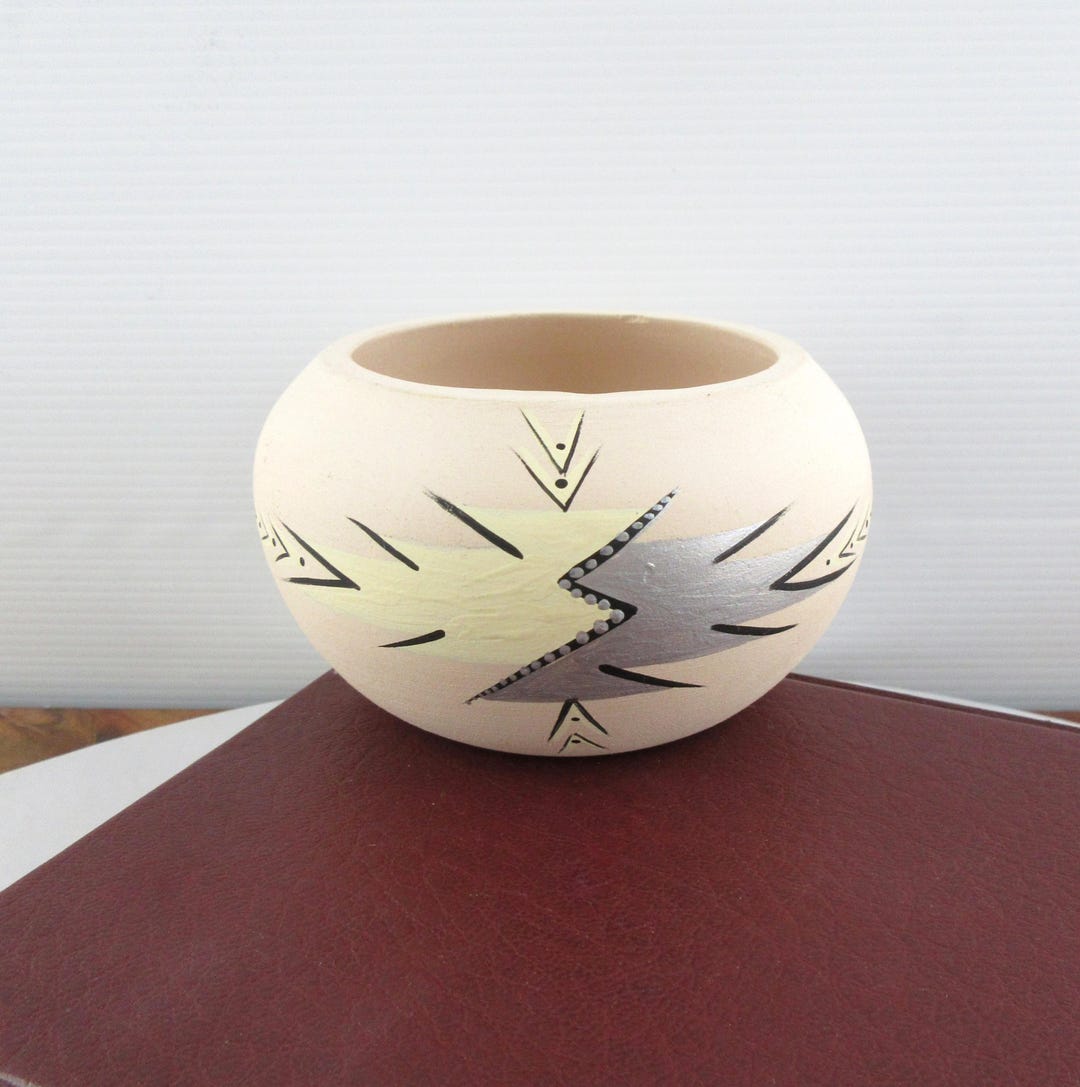 Small Vintage Native American Hand Painted Pottery Pot Bowl, Artist ...