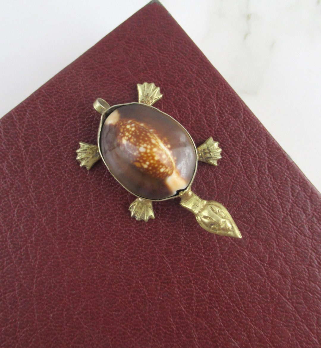 Sweet Vintage Cowrie Shell Turtle Pendant, Beach Seashell Jewellery ...