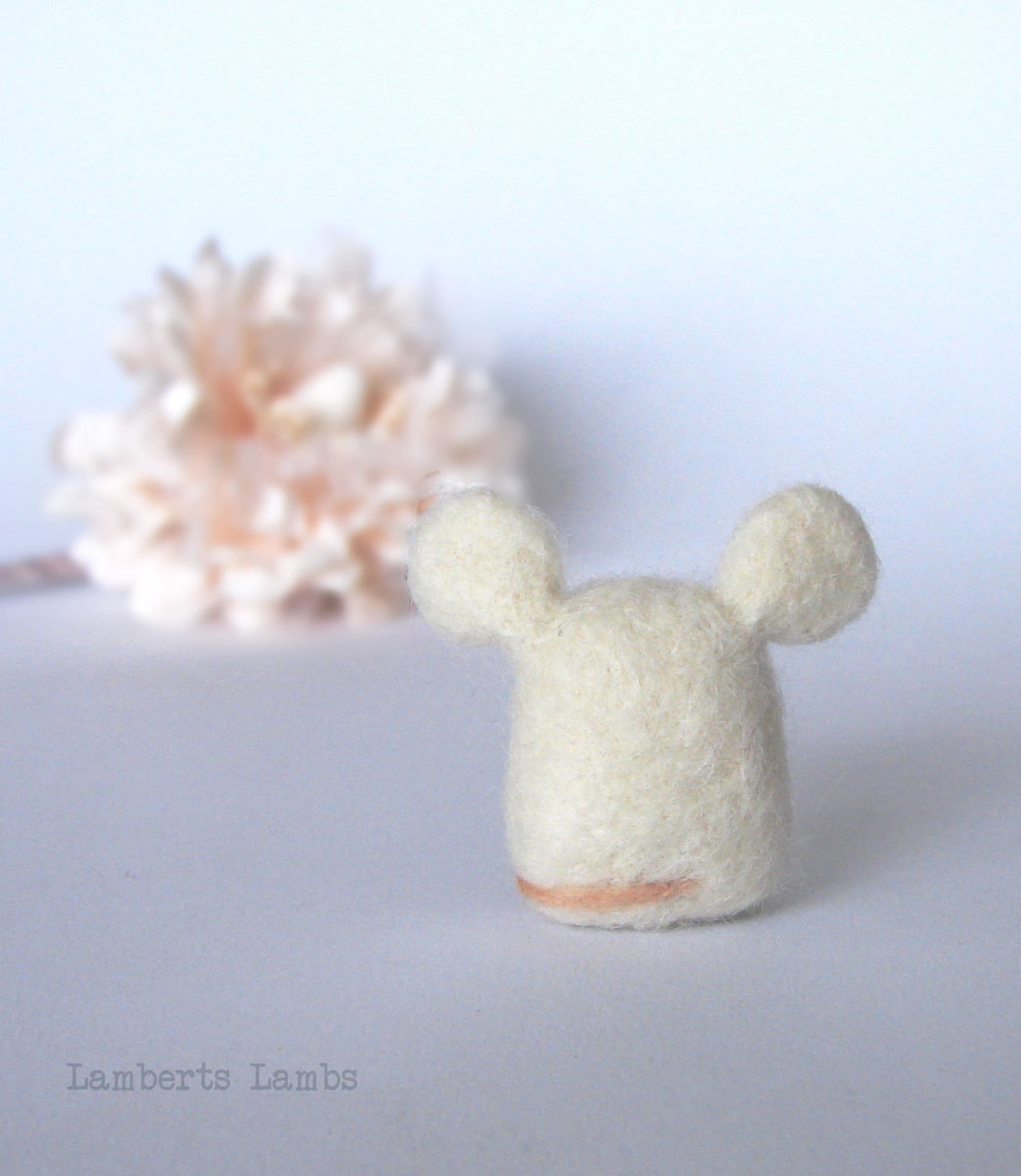 Needle Felted Mouse With a Heart - Etsy