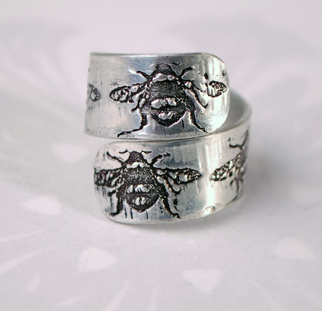 Bypass Ring, Bee Ring, Bee Twister Ring, Silver Aluminium Bumble Bee ...