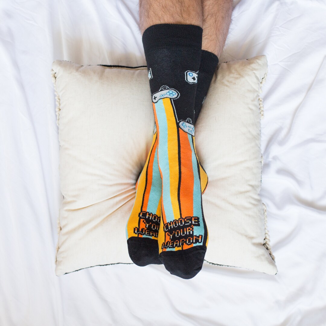 Video Gamer Choose Your Weapon Men Sock, Do Not Disturb Funny Socks ...