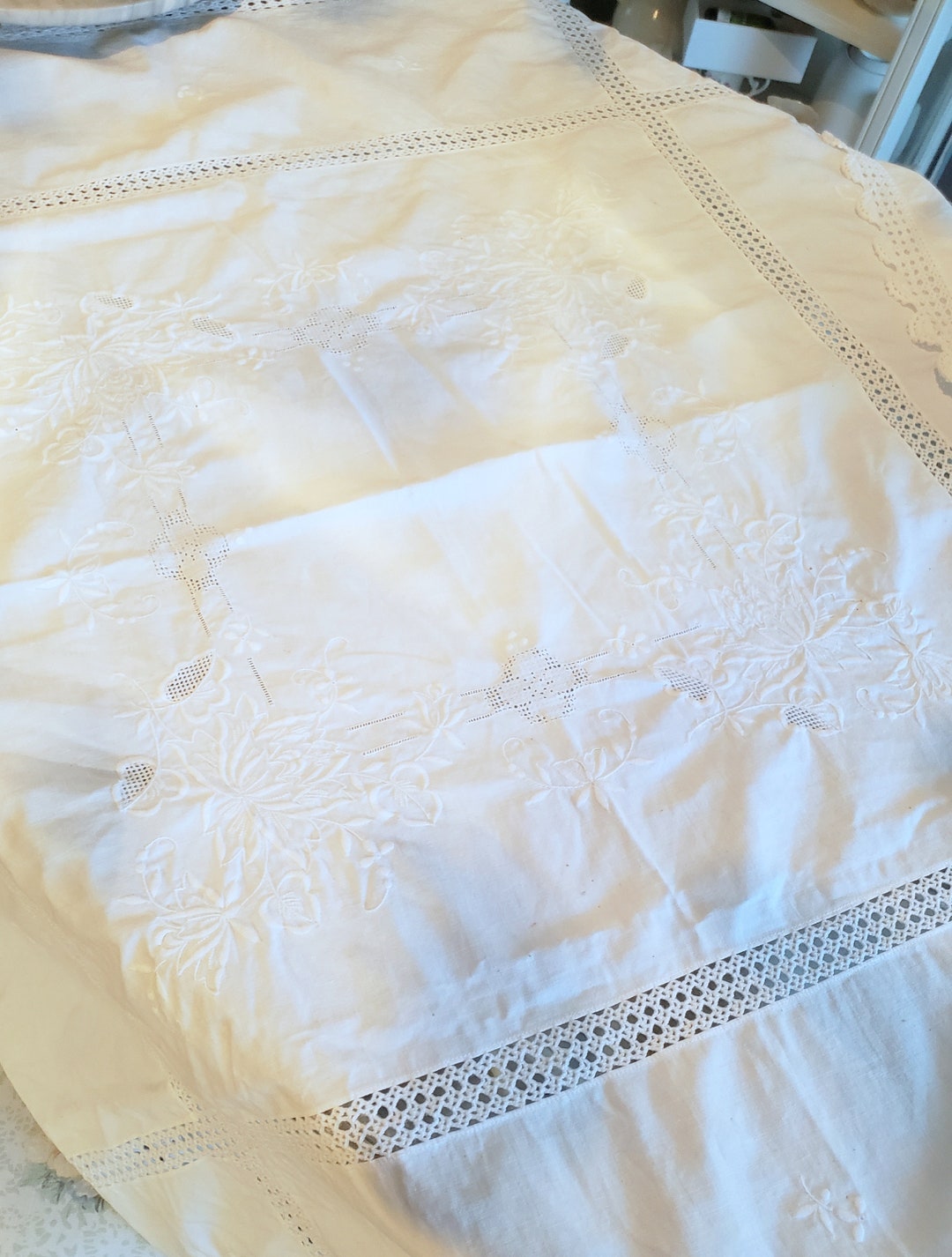 Tablecloth Embroidered Crocheted White Cotton Cottage Chic Prairie ...