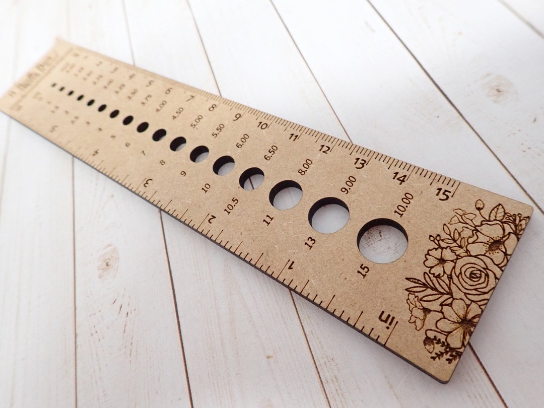 Combination Knitting Needle Gauge & 6" Ruler, Small Needle Gauge. 6 ...
