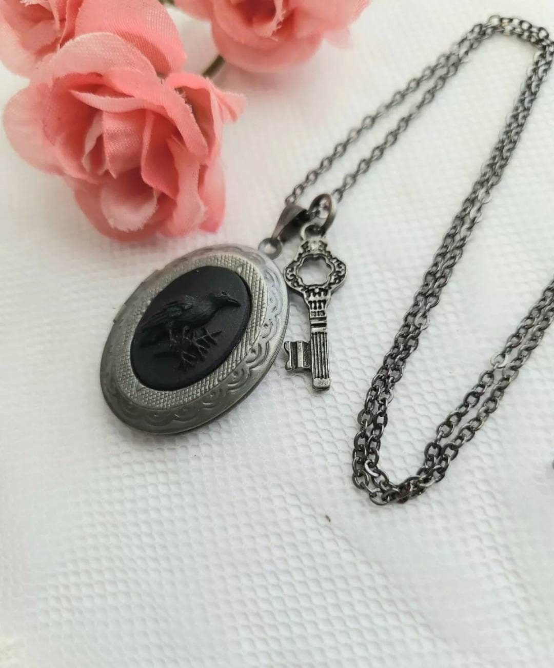 Raven Crow Bird Goth Locket Necklace Memory Gunmetal PHOTO - Etsy UK