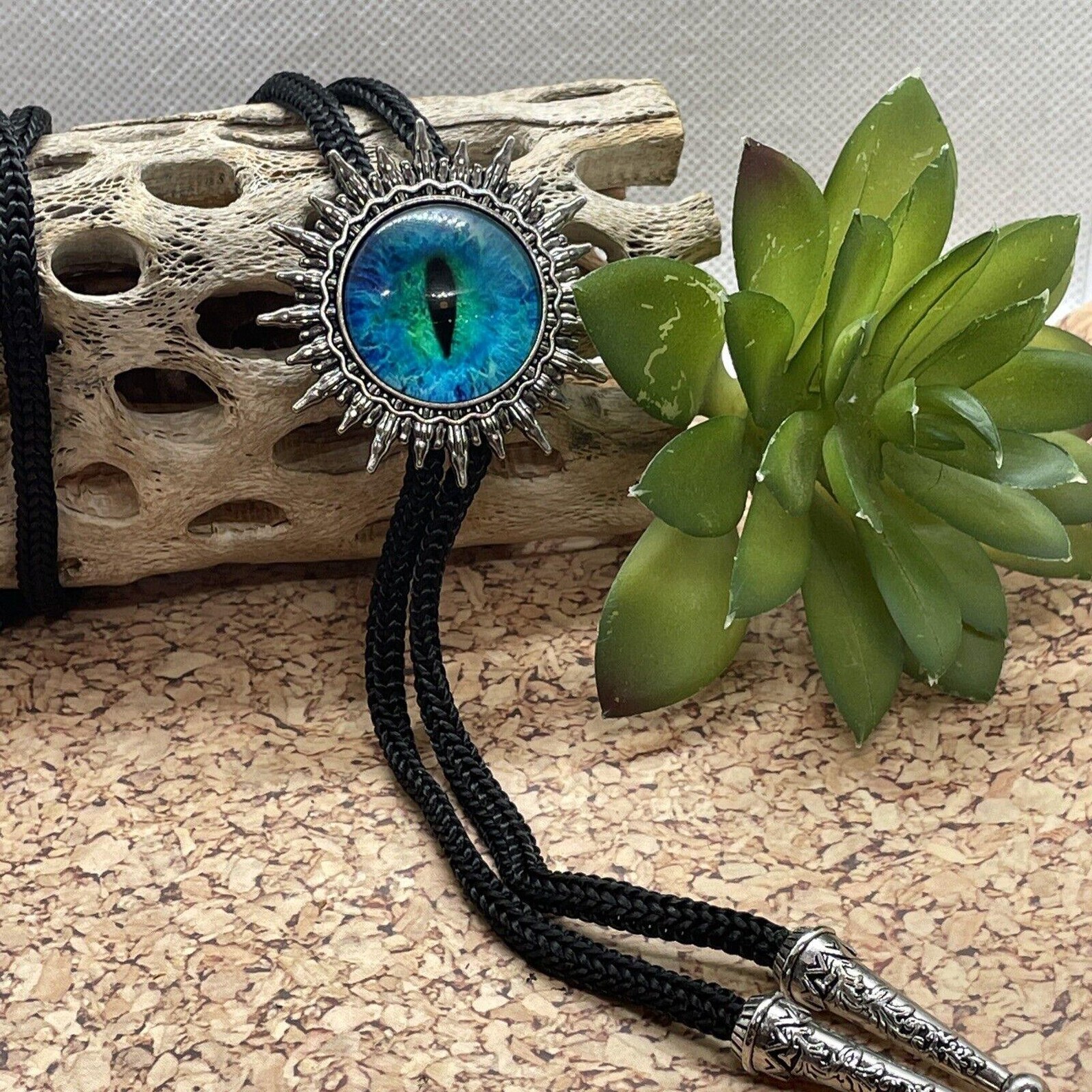 Dragon EYE Silver Lizard Bolo Tie Rustic Wedding Herpetology Amphibians ...