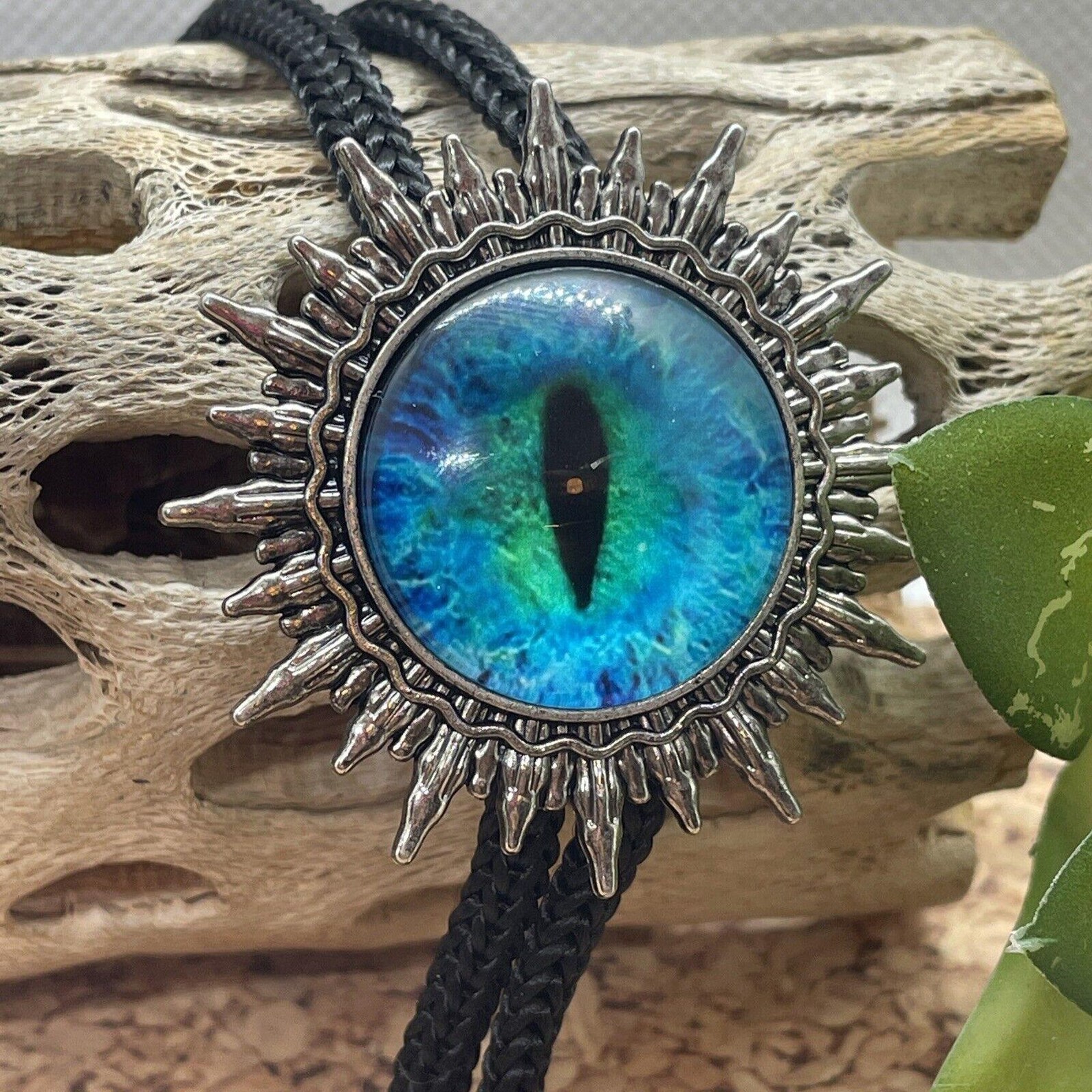 Dragon EYE Silver Lizard Bolo Tie Rustic Wedding Herpetology Amphibians ...