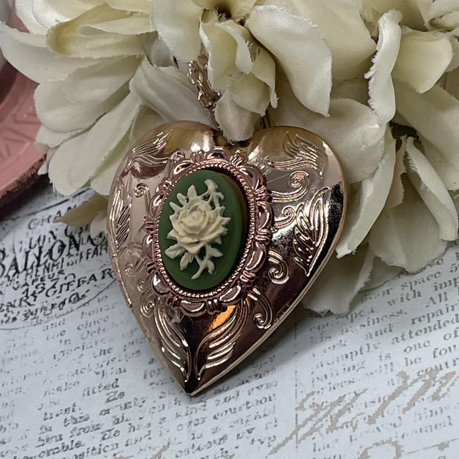 Cameo Green Cream Victorian Gift Christmas Rose Gold Heart Locket ...