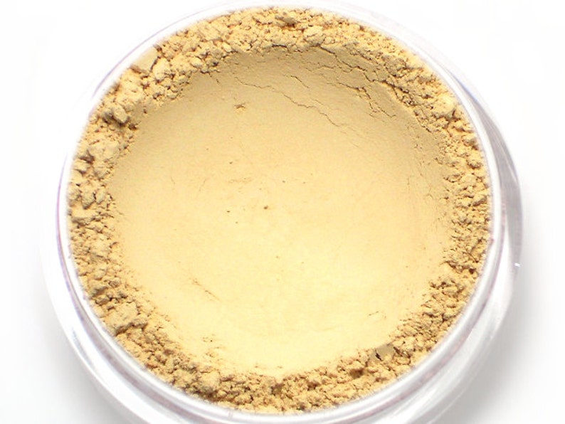Vegan Mineral Foundation Powder: Delicate Matte Finish, Light Yellow ...
