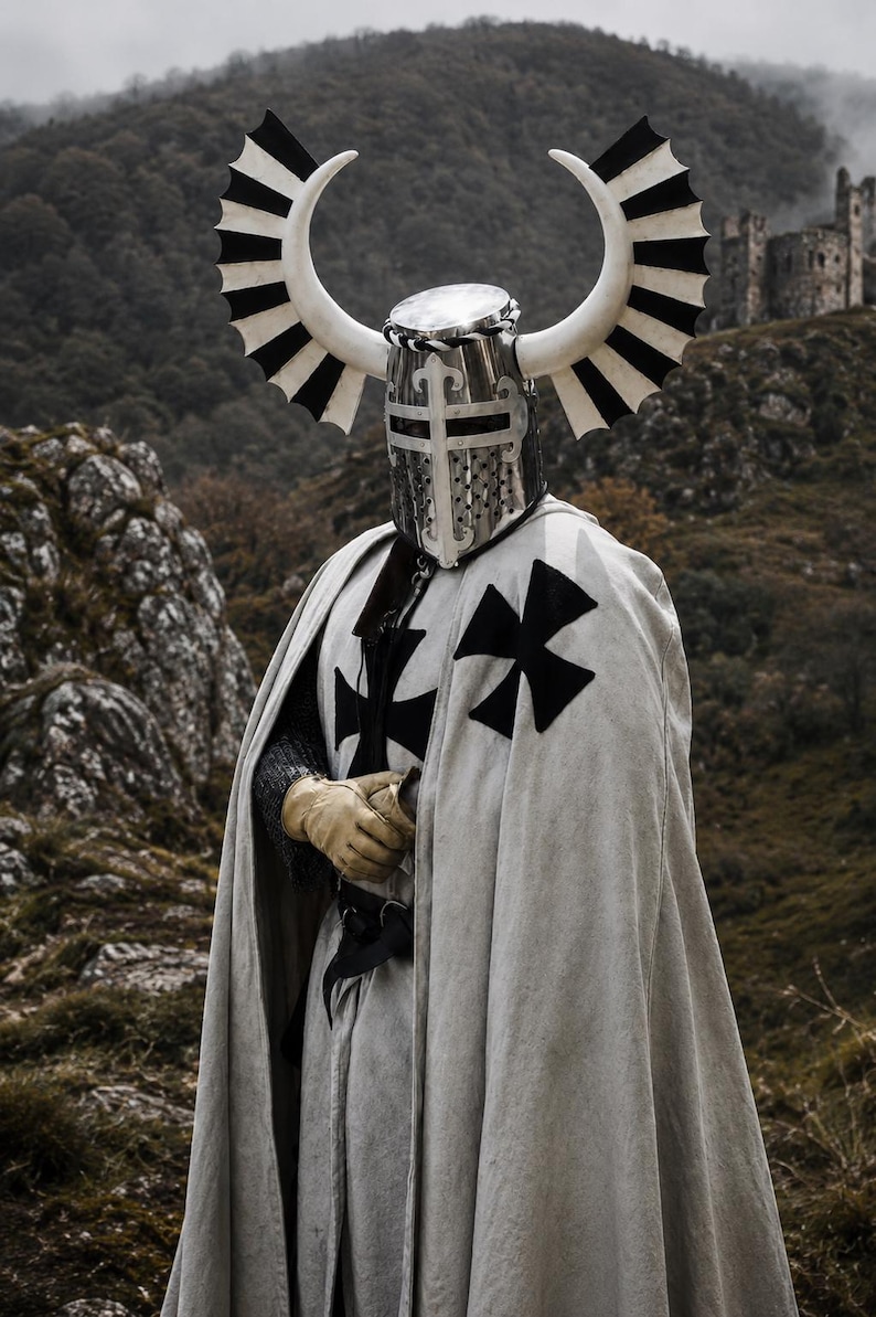 Medieval Knight White Templar Armor - Armor With Wings Helmet - White ...