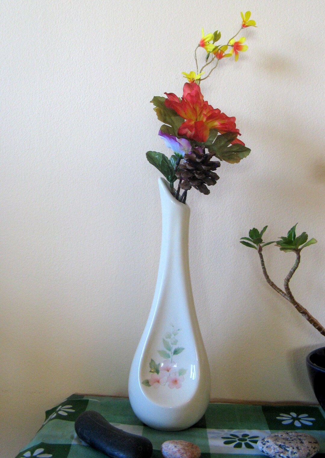 Vintage Vase With Artificial Flowers on Barbed Wire Stems - Etsy