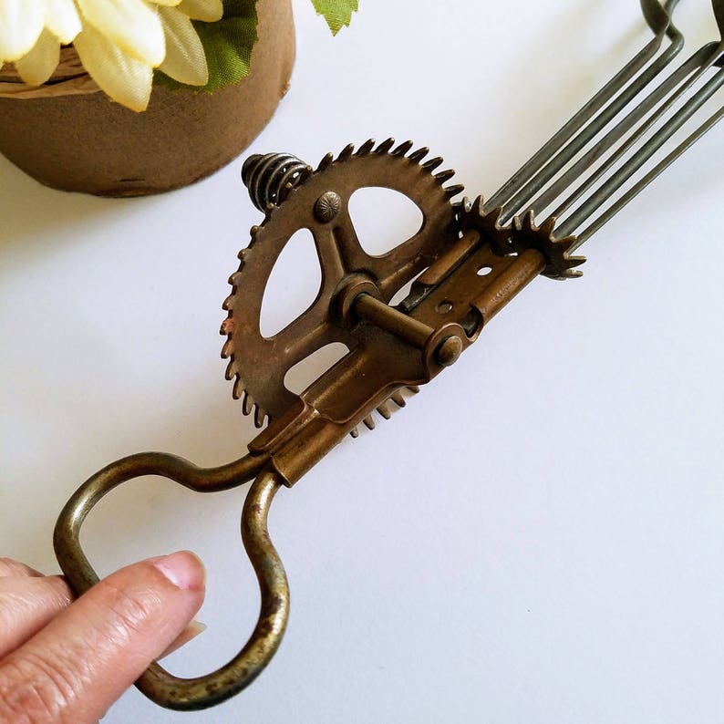 Antique Egg Beater | Vintage Egg Beater Vintage Kitchen Whisk | Metal ...