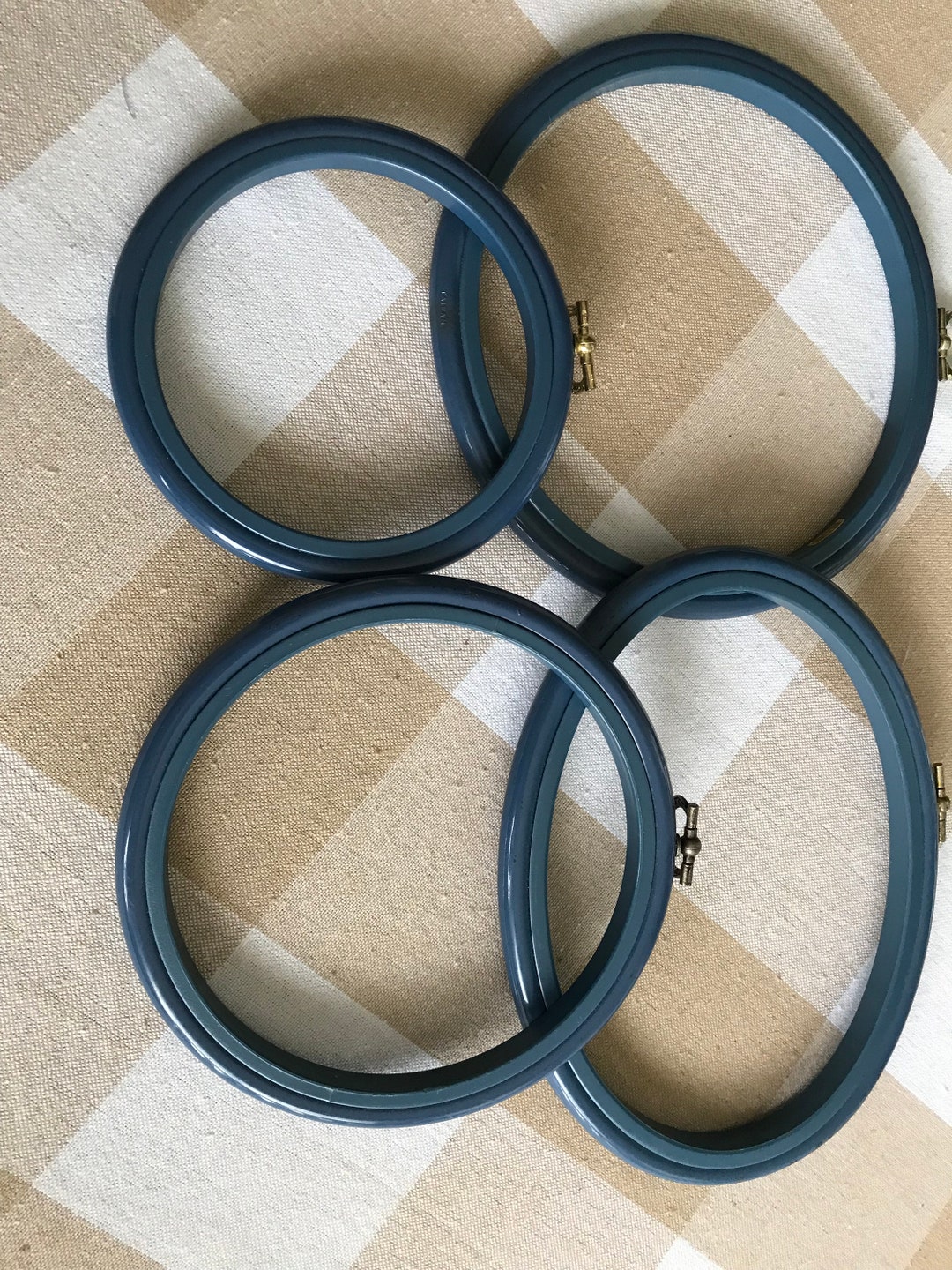 4 Sizes Plastic Embroidery Hoops, Blue, 4, 5, 6 Round, 6 1/2 Oval ...