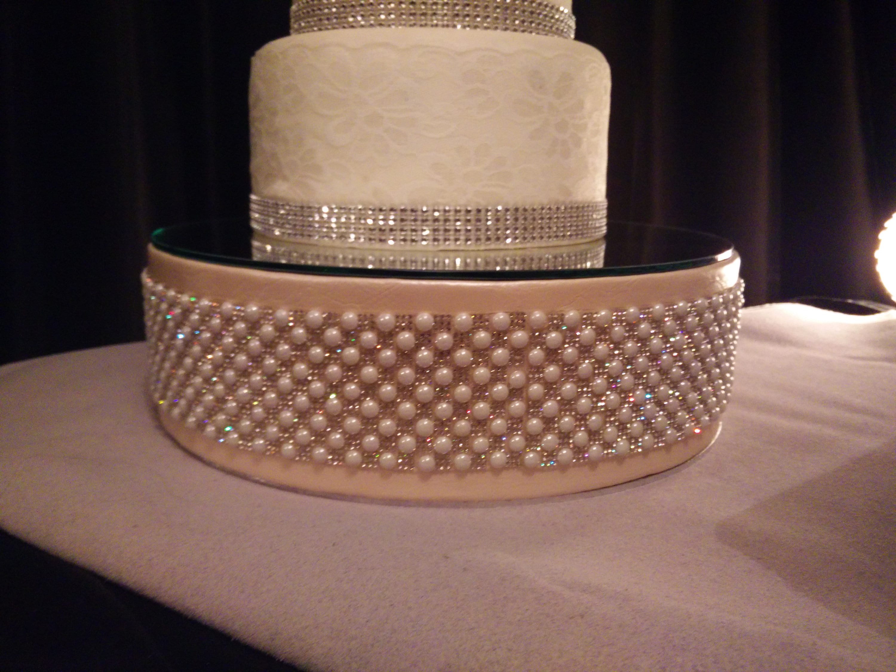 Wedding cake stand Podium Vintage inspired Pearl & Rhinestone | Etsy