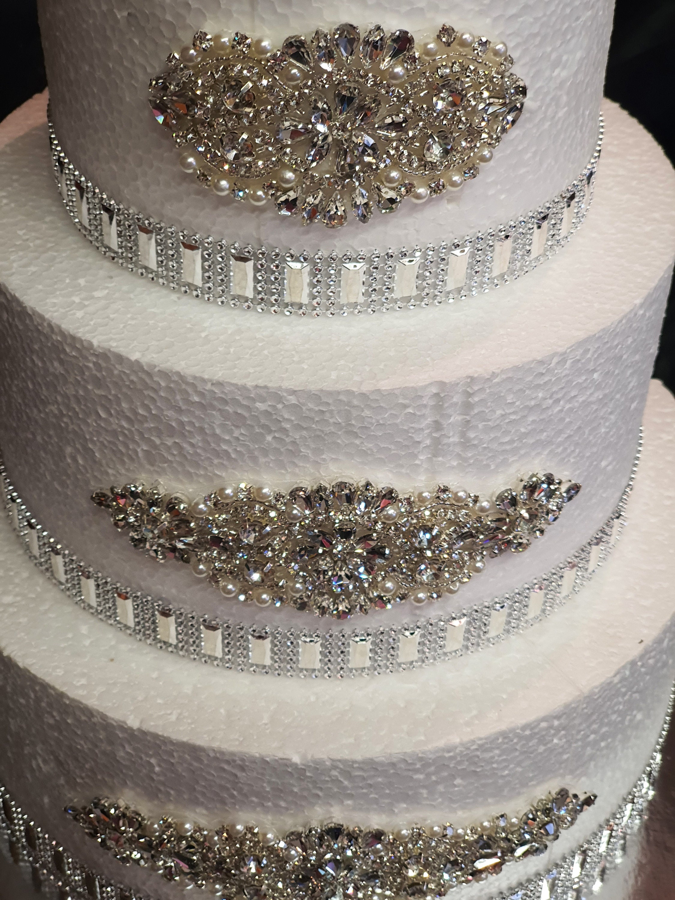 Wedding Cakes With Bling