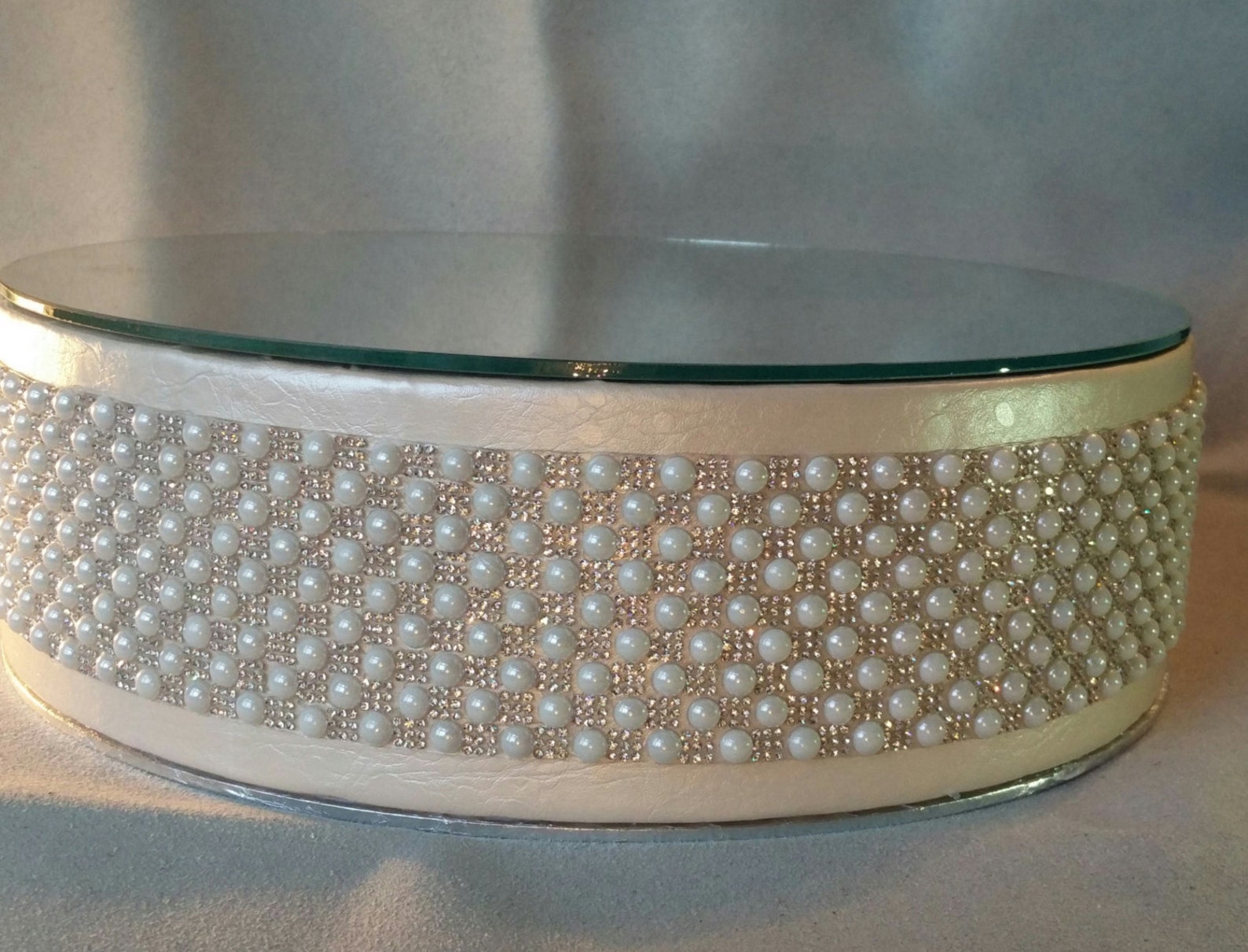 Wedding cake stand Podium Vintage inspired Pearl & Rhinestone | Etsy