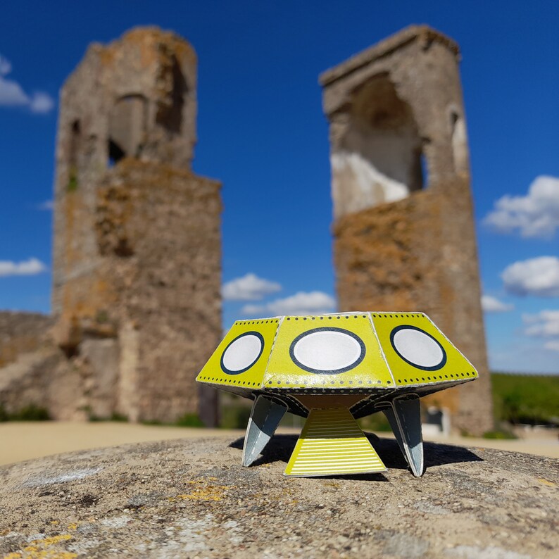 UFO Paper Craft Postcard — TO ASSEMBLE - Etsy