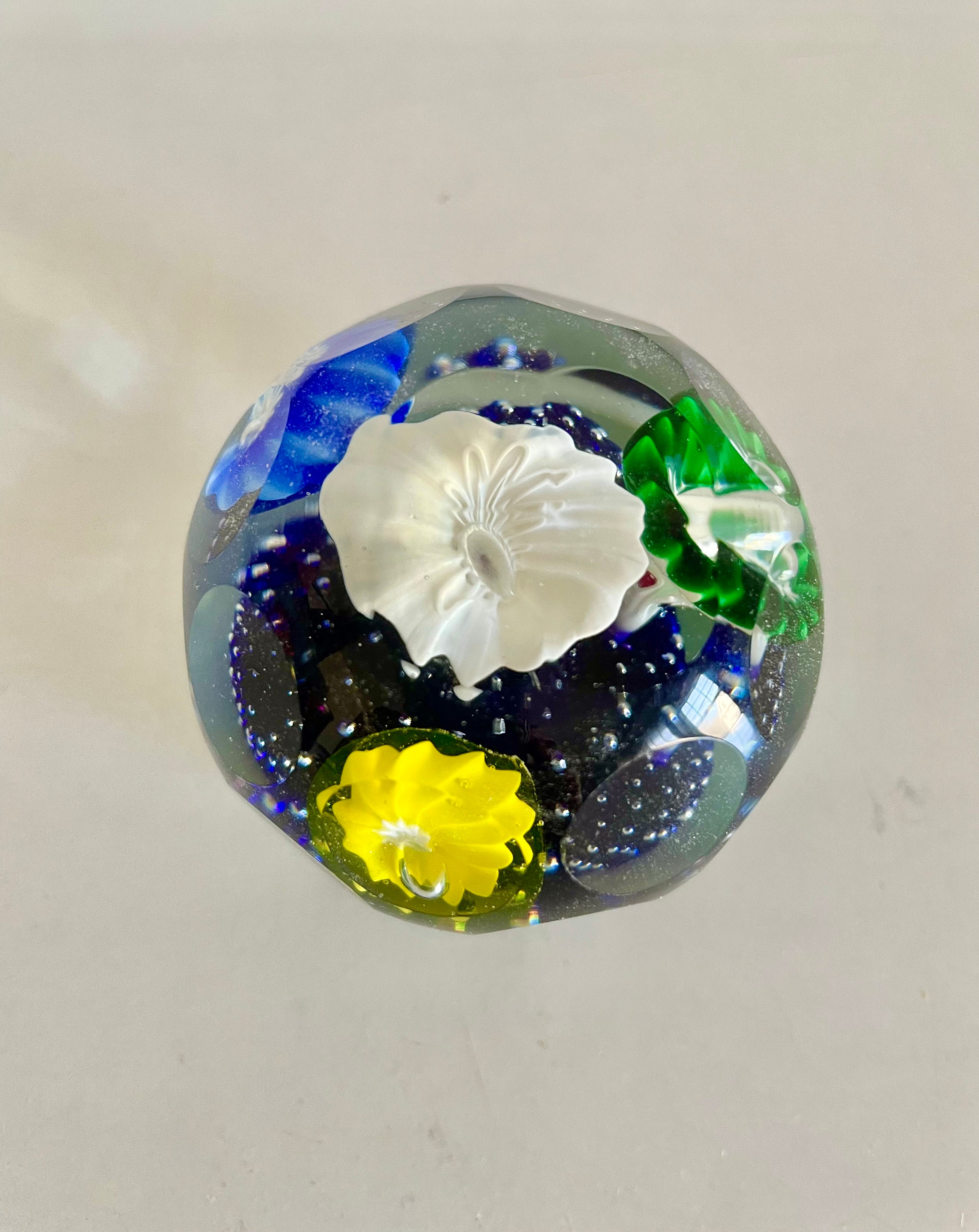 Vintage Murano Faceted Round Paperweight Trumpet Flowers Bulliconte ...