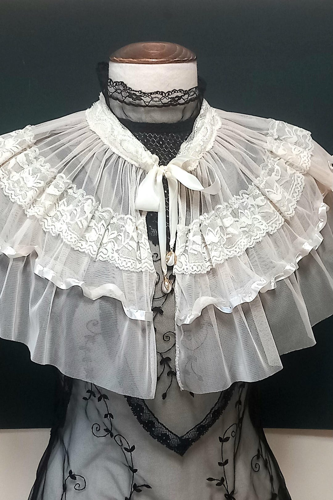 Ivory Ruffled Tulle Renaissance Capelet, Medieval Lace Collar ...
