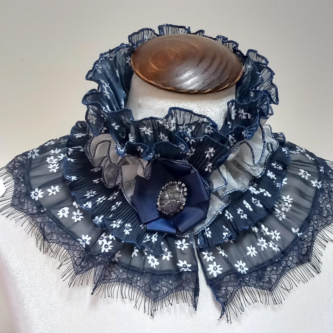 Rococo-baroque Ruffled Lace Collar, Renaissance Elizabethan Collar ...