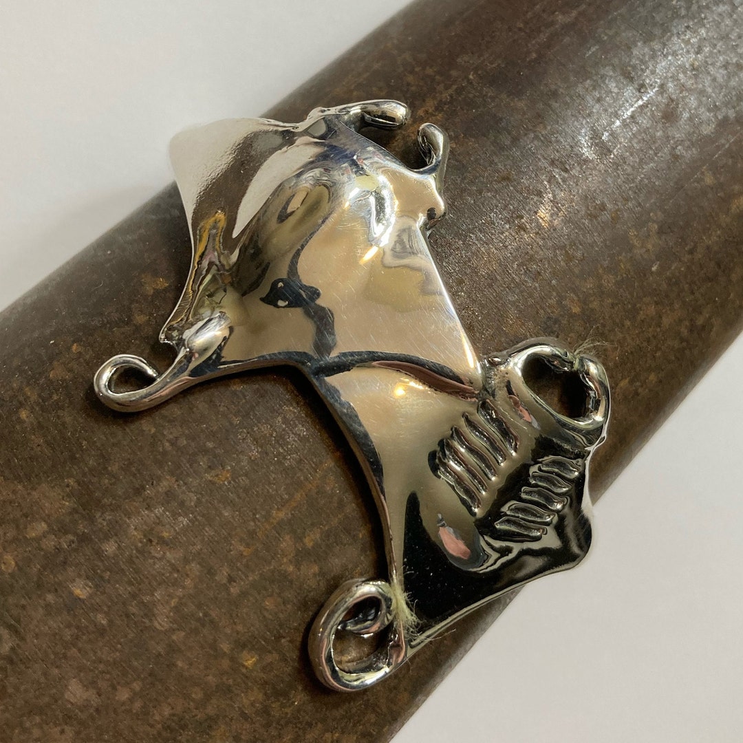 2 MANTA RAY Cuff Bracelet - Etsy