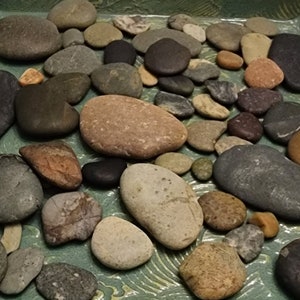 50 Natural Beach Stones for Ocean Art Jewelry Making Mosaic Beach Home ...